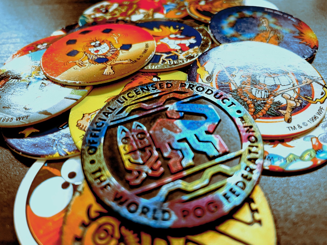 Pogs : le jeu de cour de récré le plus addictif des 90s