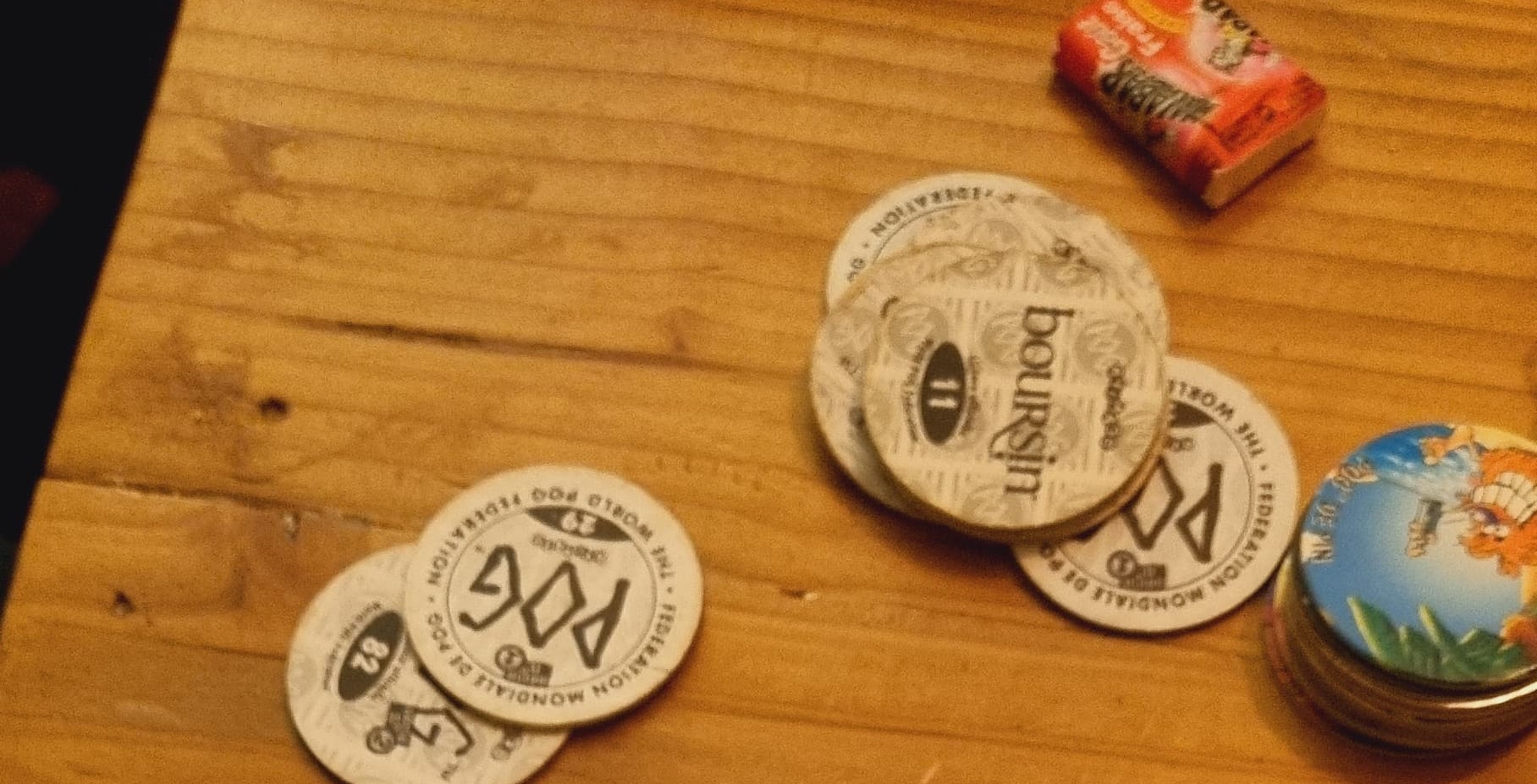 Pogs : le jeu de cour de récré le plus addictif des 90s